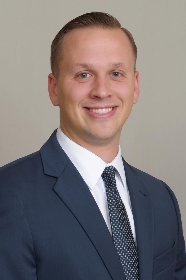 Charles H Earnest, FINANCIAL ADVISOR - Financial Services Reviews in Overland Park, Kansas