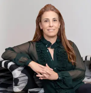 Flavia Arruda Salinas, Sales Associate - Real Estate Professional in ...