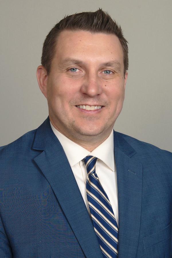 Ryan D Genz, FINANCIAL ADVISOR - Finance Professional in Sycamore, IL