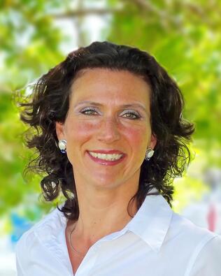 Simona Hinsley - Real Estate Professional in Long Beach, California