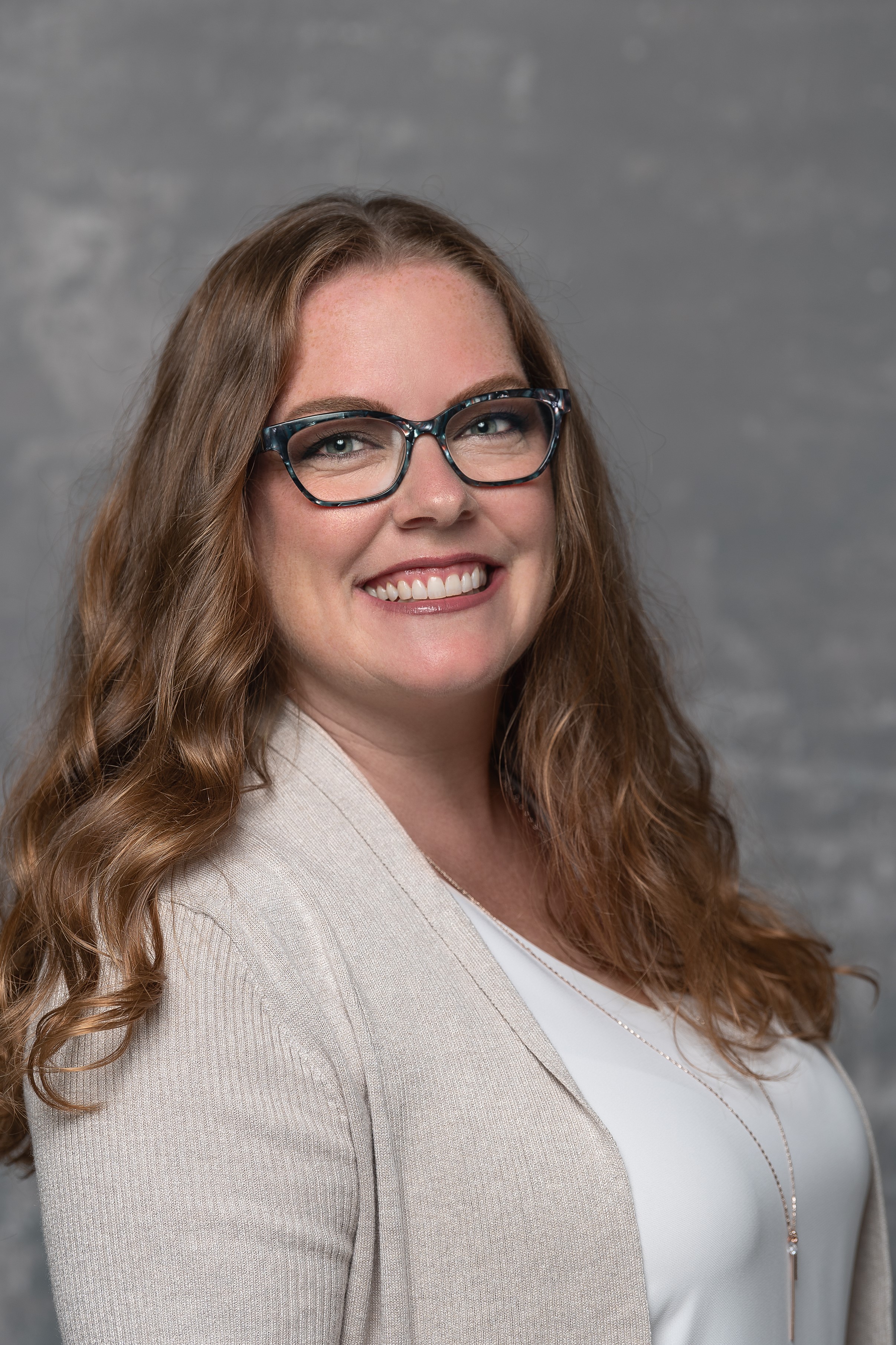 JULIE FORGUE, Sales Associate - Real Estate Reviews in Oswego, Illinois