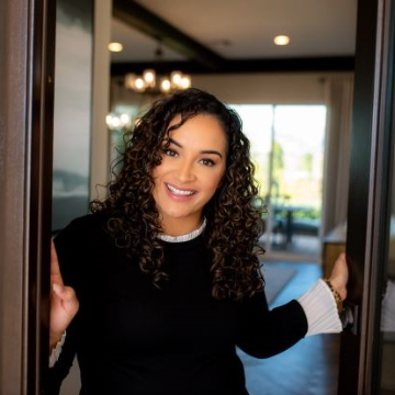 Liliana Fuentes, REALTOR - Real Estate Professional, Arizona