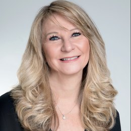 Holly Gottlieb, Agent - Real Estate Professional in MINEOLA, New York